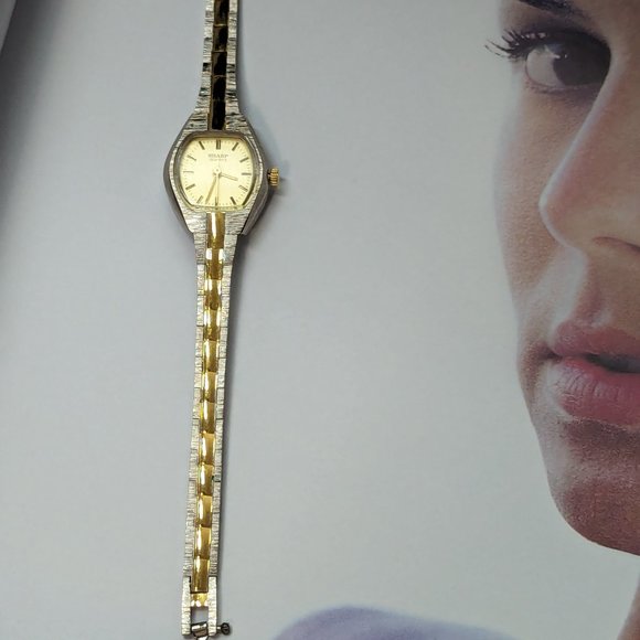 SHARP WATCH VINTAGE | Accessories | Ladies Sharp Quartz Watch Vintage ...